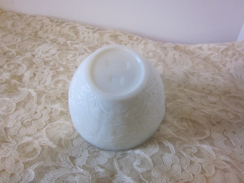 Avon Milk Glass Dove Covered Dish Avon Lidded Box Vintage Avon - Etsy
