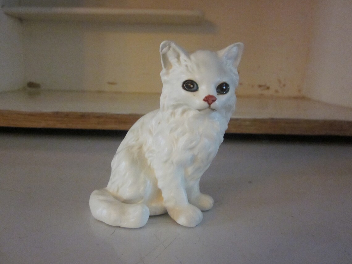 Lefton White Persian Cat Figurine, Bisque Porcelain Collectible #1513 ...