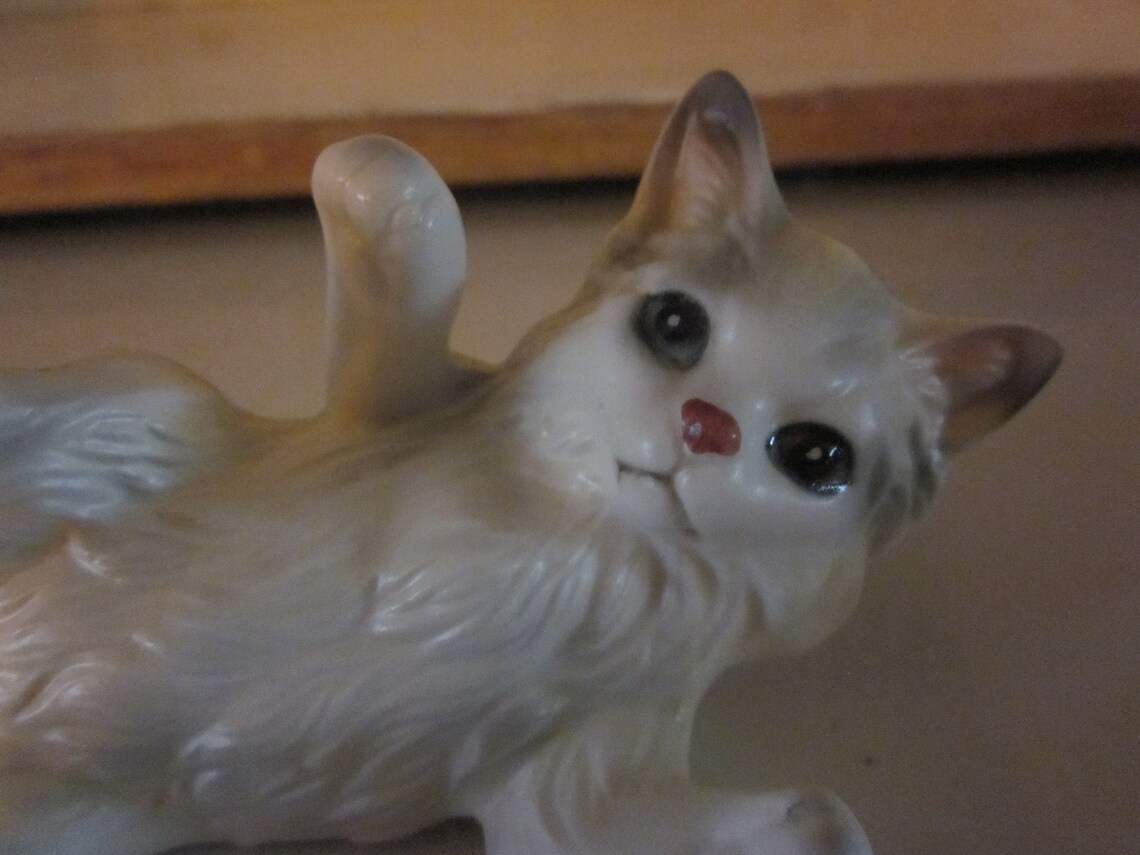 Lefton Cat Figurine Lefton White Laying Persian Angora Cat - Etsy