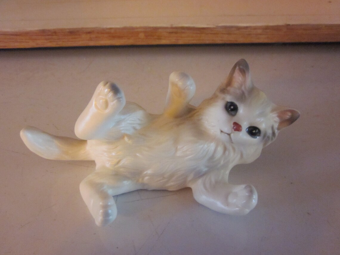 Lefton Cat Figurine Lefton White Laying Persian Angora Cat - Etsy