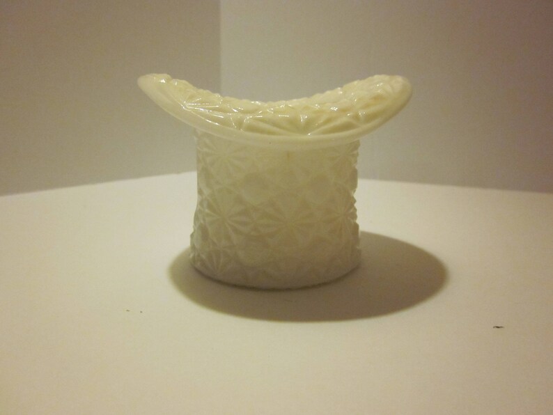 Milk Glass Top Hat Vintage Milk Glass Daisy and Button Pattern | Etsy