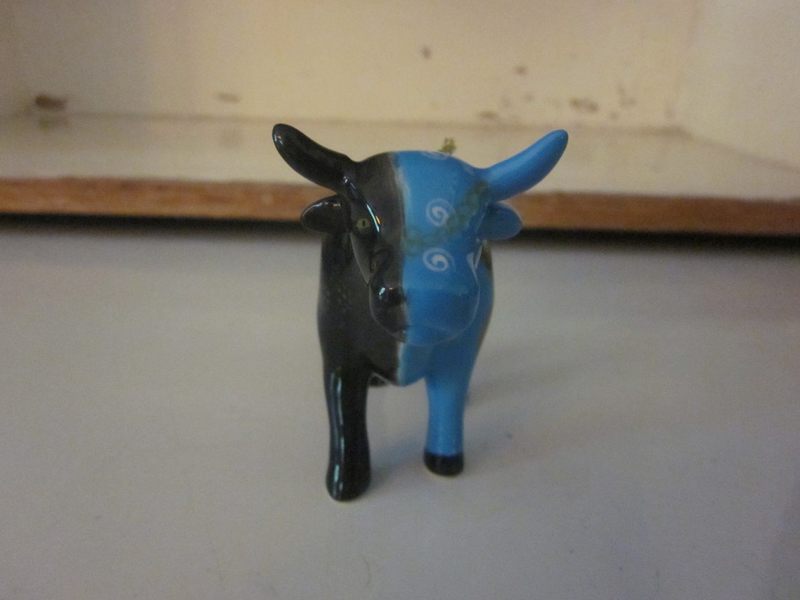 TM and C 2000 CPH Ceramic Cow Globe Ornament Blue Black Whimsical ...