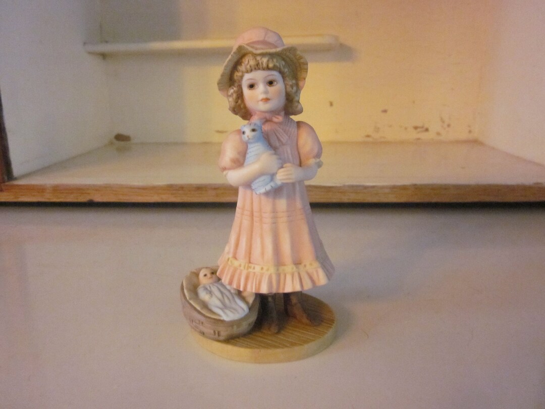 Jan Hagara Figurine "laurel" Girl Figurine in Old Fashioned Dress With ...