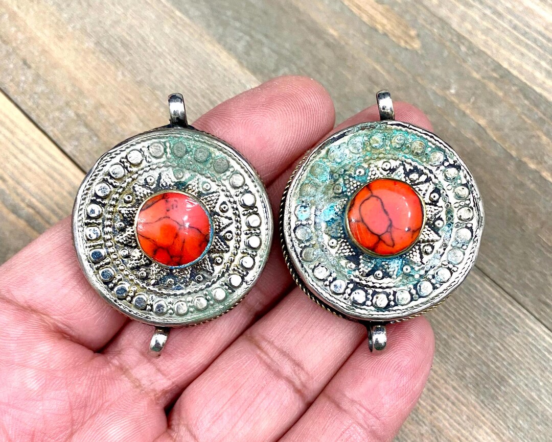 2 Vintage Style Connectors DIY Costume Design Old Antique Design Charms ...