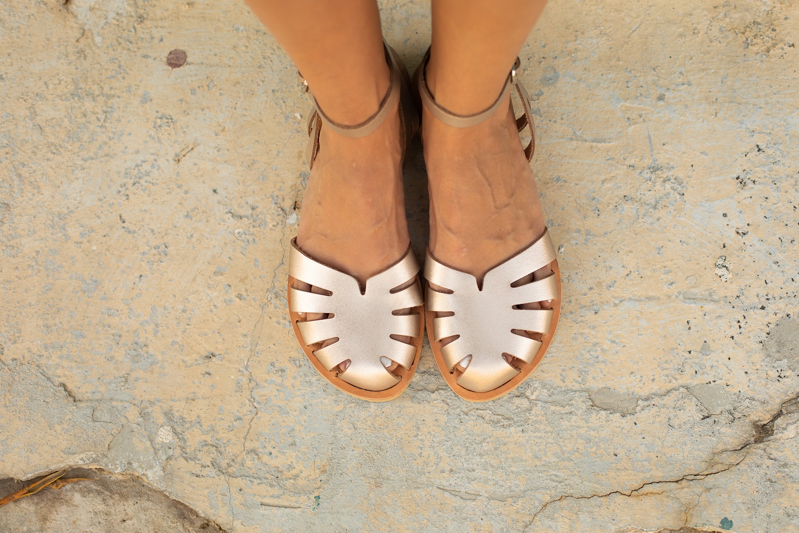 Close Toes Front Strap Criss Cross Ankle Straps Women Sandal ~ Flat ...