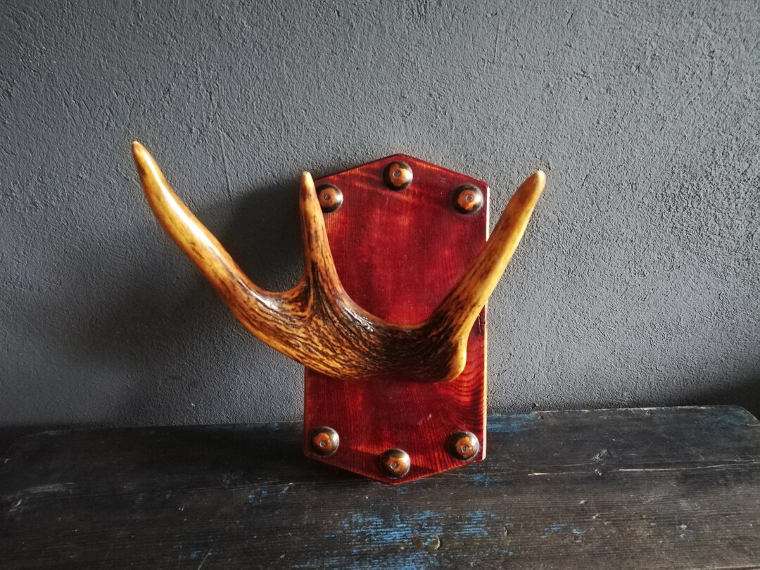 Deer Antler Wall Decor With Copper End Wooden Pallet Scandinavian ...