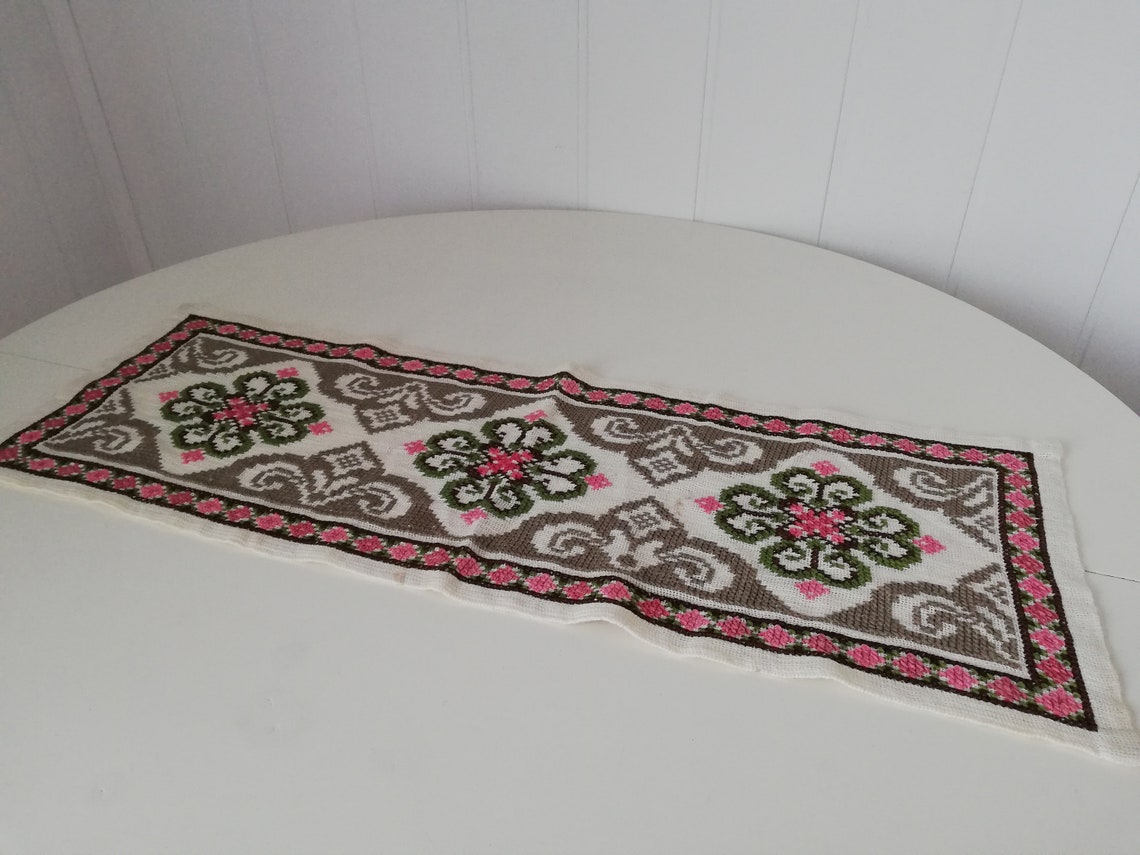 Embroidery Table Runner, Table Decor. - Etsy