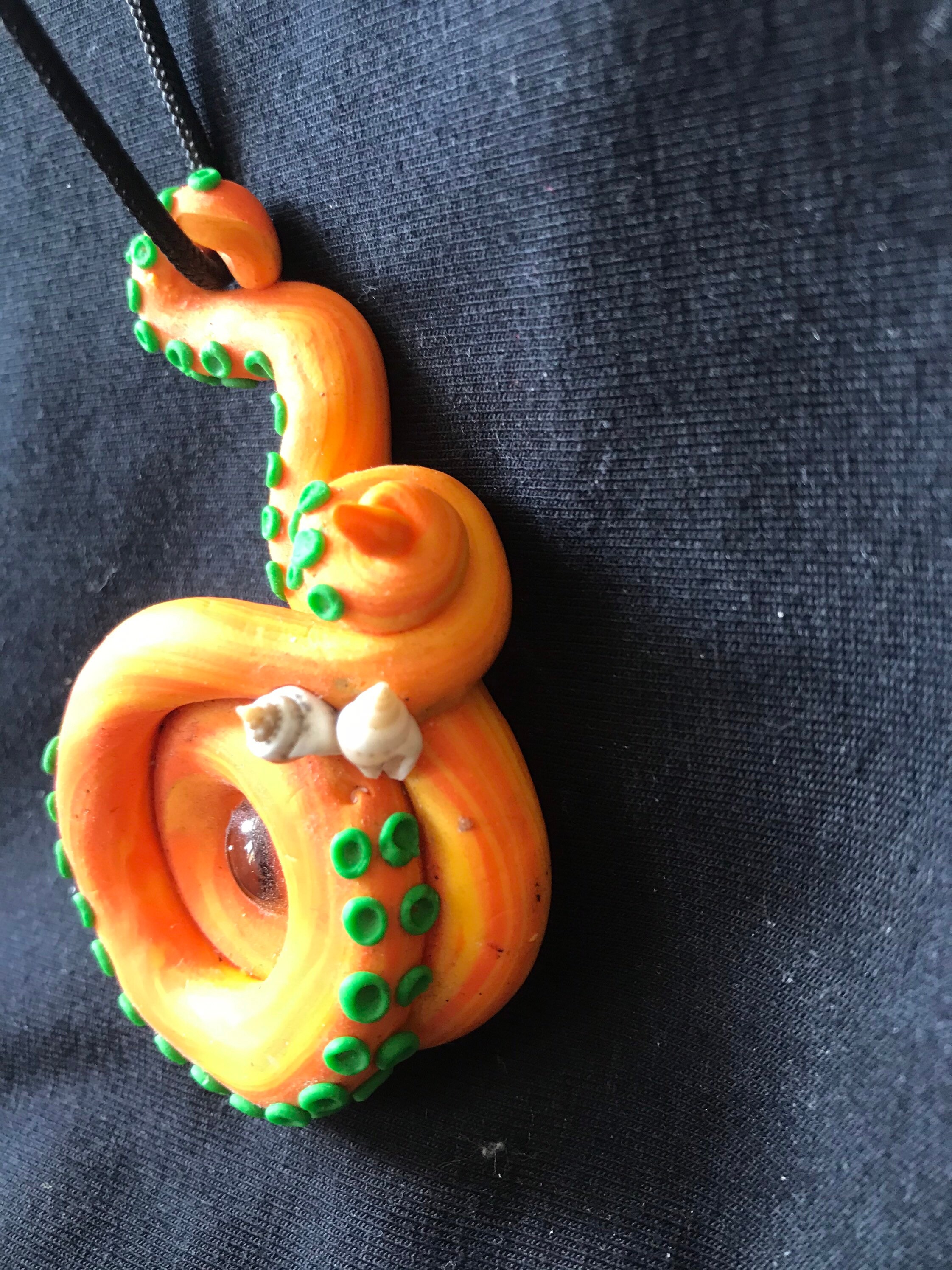 Pendentif Tentacule Octopus, Bijoux en argile polymère faits à la main ...