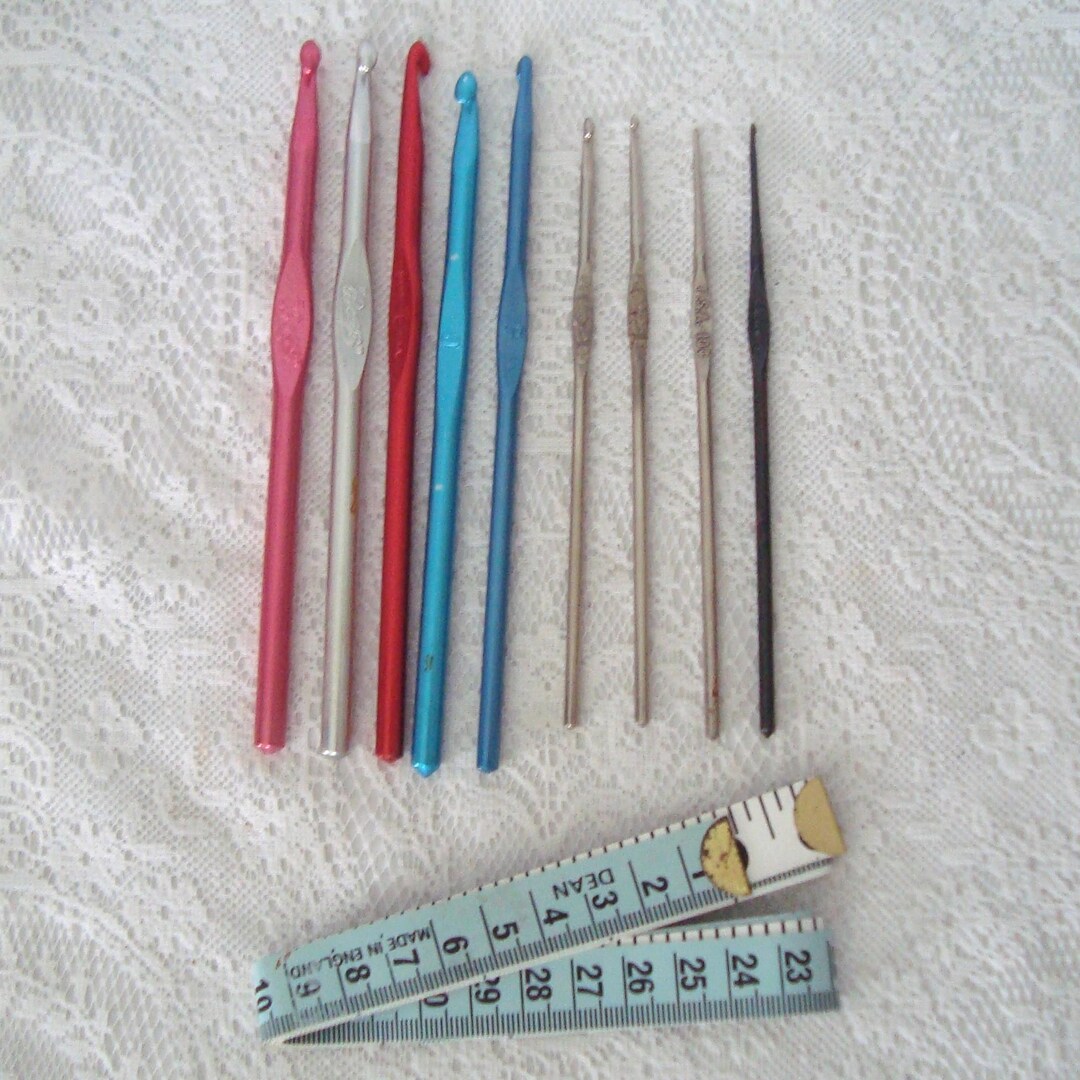 Lot of 9 BOYE Aluminum Colored & Steel Crochet Hooks W DEAN Vinyl ...