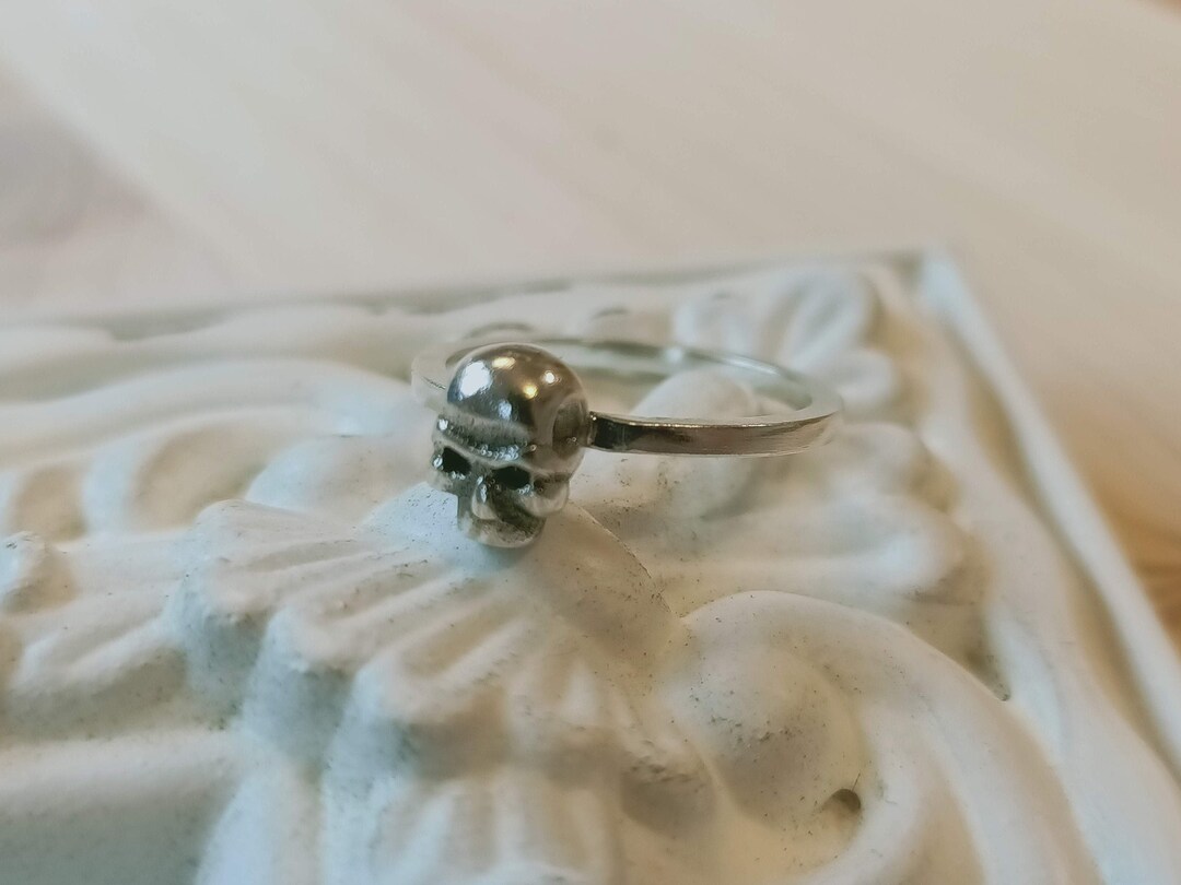 Small Skull Ring, Creepy Ring, Spooky, Tiny Skull Ring, Little Skull ...