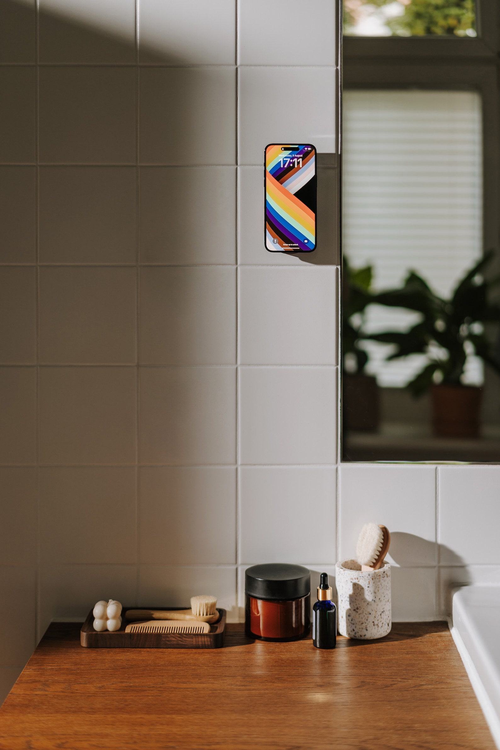 Wooden Magsafe iPhone Wall Mount: Hands-free Phone Hanger - Etsy