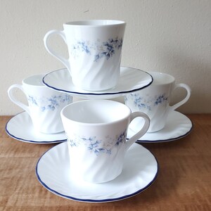 Corelle Blue Fleur Vintage Dinnerware 20 Piece Set for 4 Guests ...