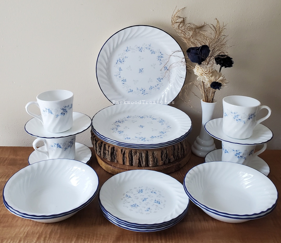 Corelle Blue Fleur Vintage Dinnerware 20 Piece Set for 4 Guests ...