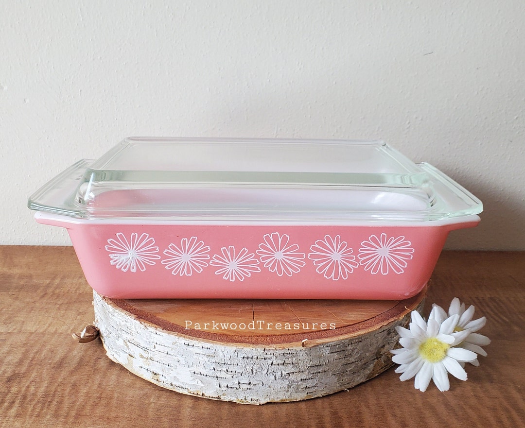 Vintage Pyrex Pink Daisy Space Saver 575 Casserole and Lid 2 Quart Size ...
