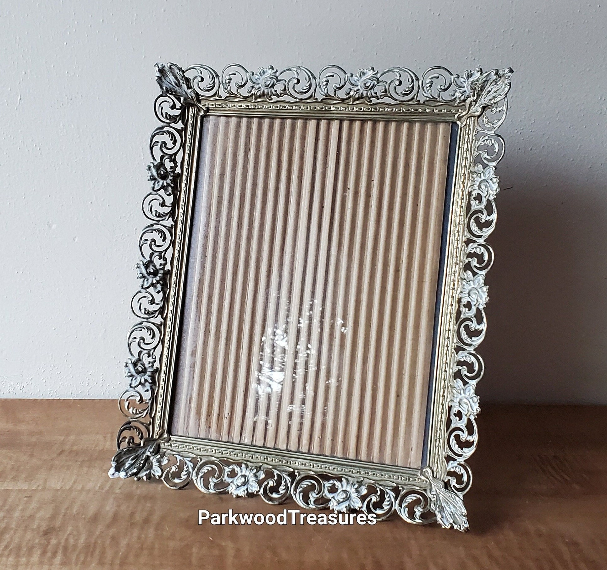 Filigree Frame
