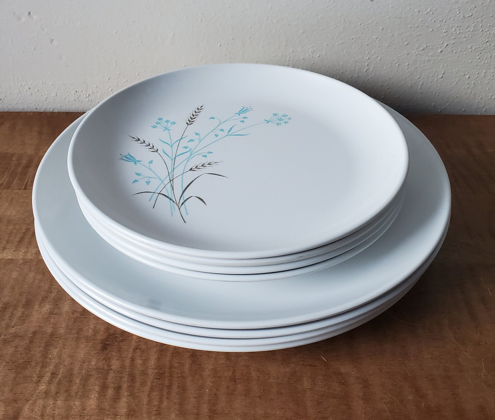 Vintage 1970's Melmac Mallo-ware Dinnerware: 22 Piece Set for 4 Guests ...