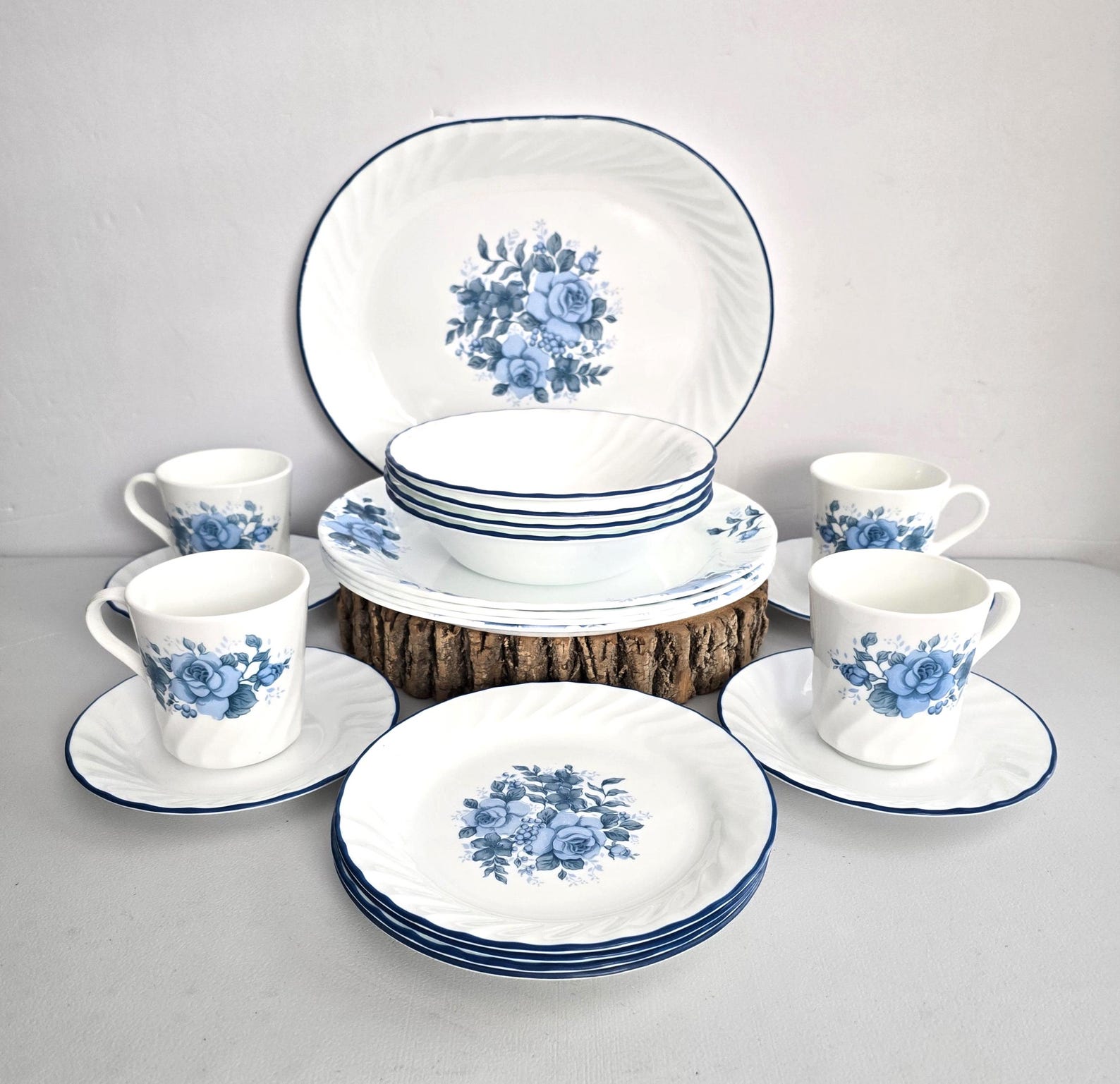 Vintage Corelle Blue Velvet Dinnerware: 20 Piece Set & 2 Candlesticks ...