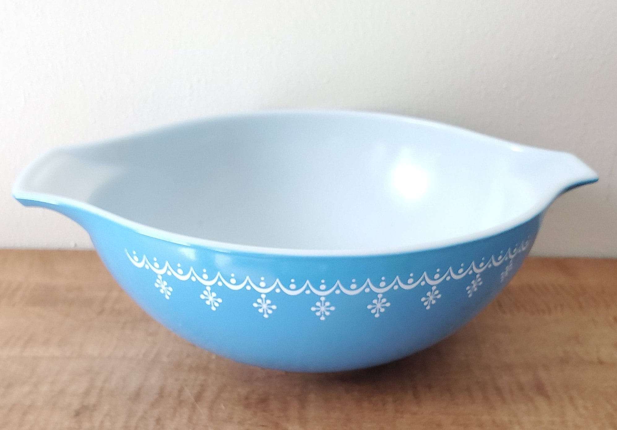 Vintage Pyrex Snowflake Blue Garland Cinderella Mixing Bowl Set of 4 ...