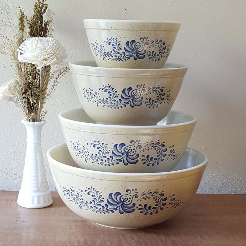Pyrex Vintage Mixing Bowls - Etsy