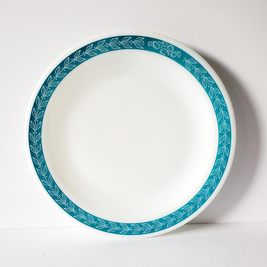 Pyrex Aqua Laurel Leaf 9" Lunch Plate Vintage Pyrex Restaurant ...