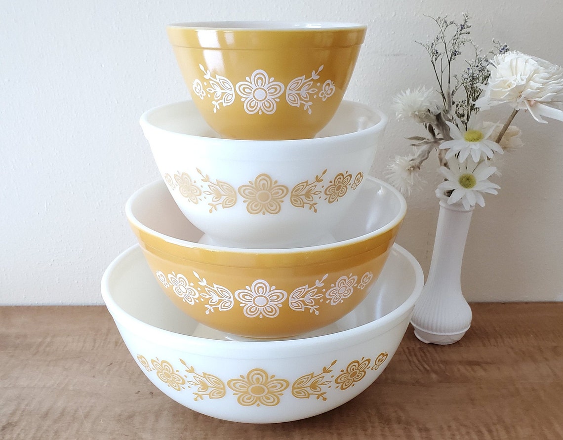 Vintage Pyrex Butterfly Gold Mixing Bowls Set of 4 | Etsy
