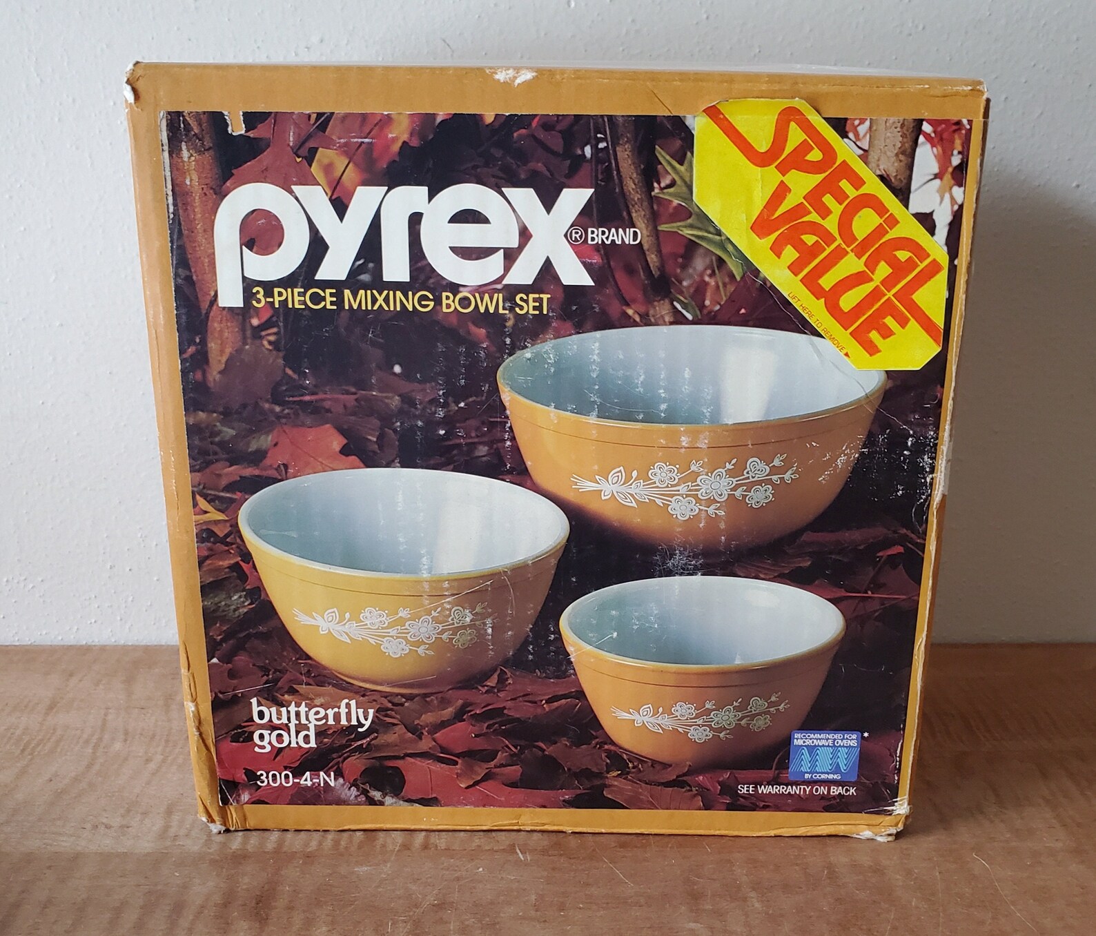Vintage Pyrex Butterfly Gold Mixing Bowl: Redesign Pattern-new in Box ...