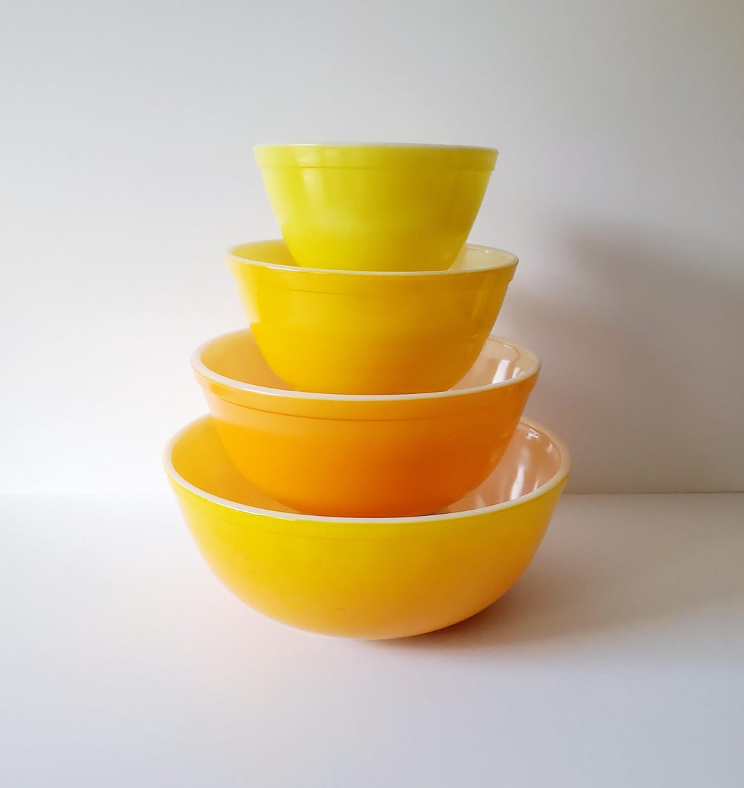 Pyrex Yellow Mixing Bowls Vintage Pyrex Daisy or Citrus Mixing Bowl Set ...