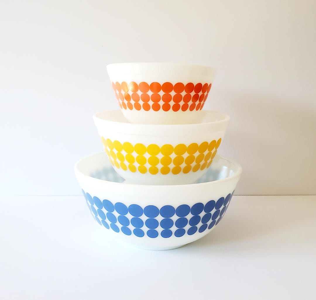 Pyrex Dots Vintage Pyrex Dots Mixing Bowls Set of 3 - Etsy