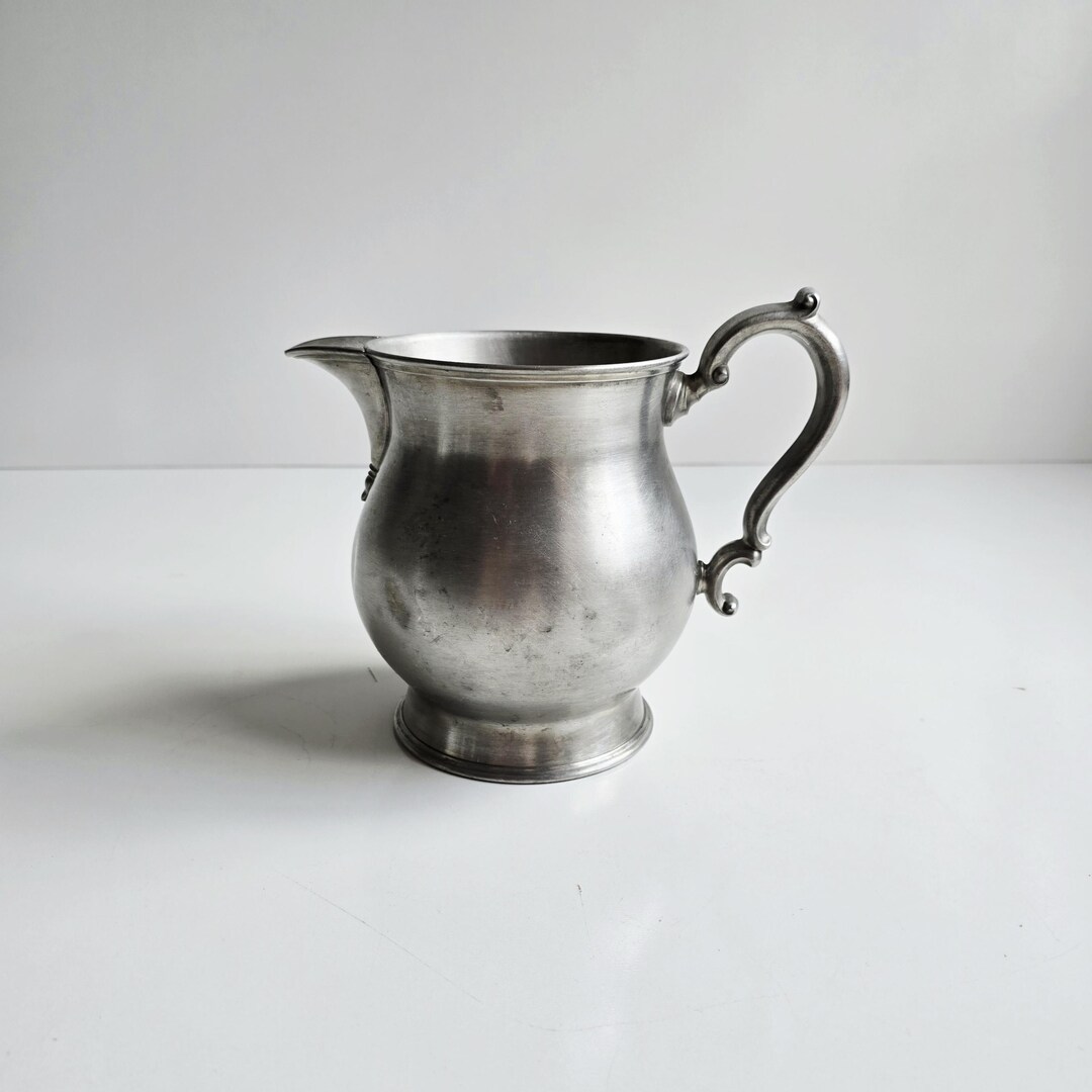 Water Pitcher 1950s Vintage Oneida Heirloom Pewter Pitcher - Etsy