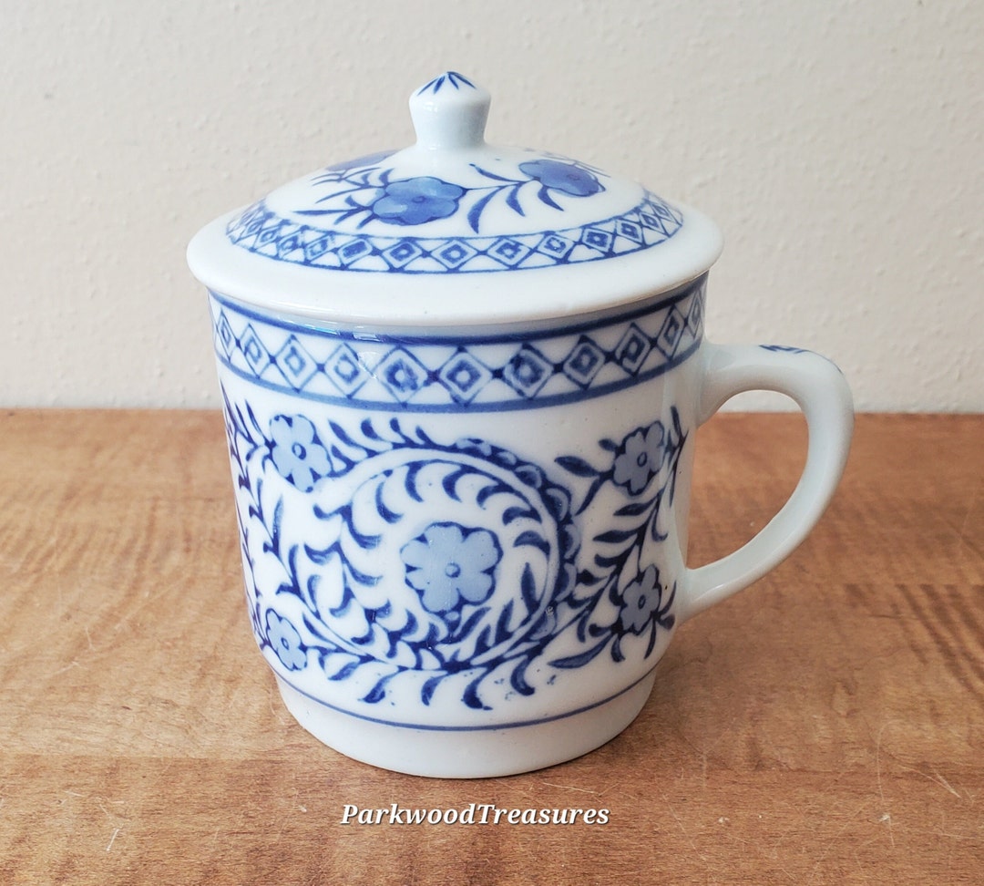 Vintage Covered Tea Cup, Blue White Porcelain Tea Cup With Lid IDG ...