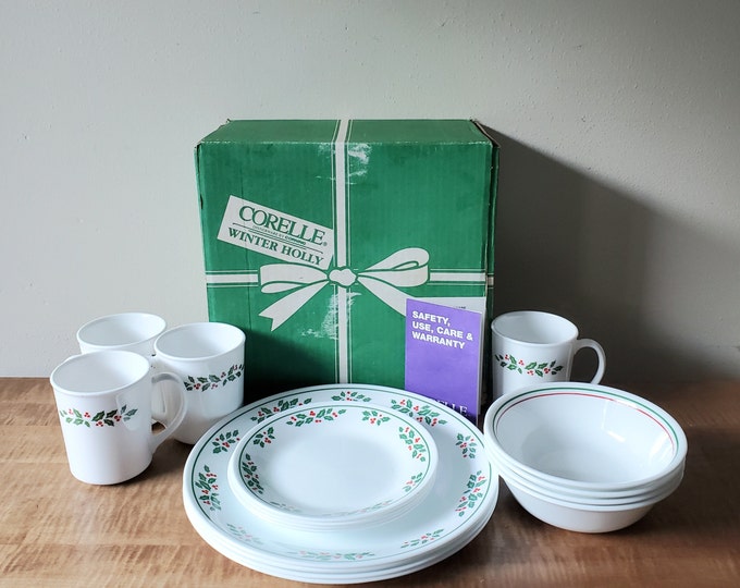 Vintage Corelle Winter Holly Dinnerware New in Box 16 Piece Set for 4 ...