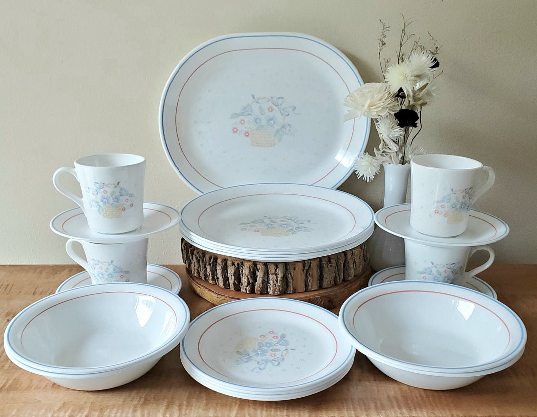 Vintage Corelle Country Cornflower Dinnerware: 21 Piece Set for 4 ...