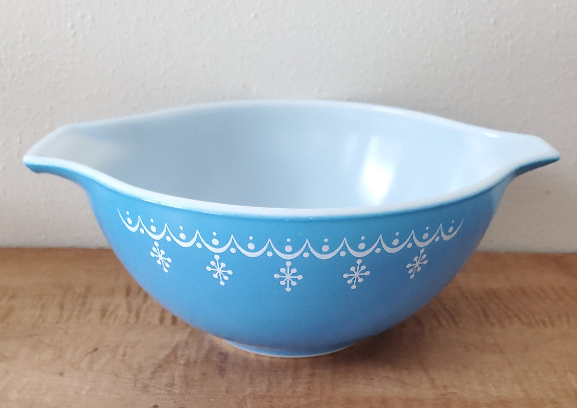 Vintage Pyrex Snowflake Blue Garland Cinderella Mixing Bowl Set of 4 ...