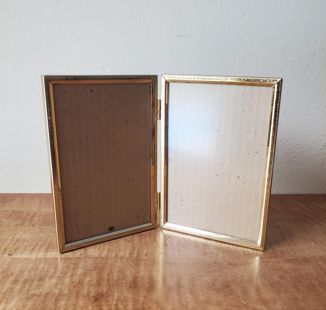 Vintage 4 X 6 Double Fold Frame, Frame Holds Two 4 X 6 Pictures, Hinged ...