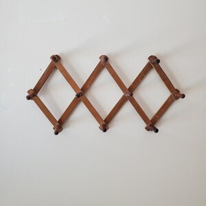 Vintage Expandable Peg Rack Wood Accordian Rack Entryway Organization ...