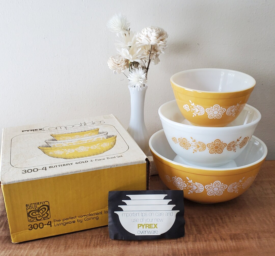 Vintage Pyrex Butterfly Gold Mixing Bowl Set of 3 - New in Box - Etsy