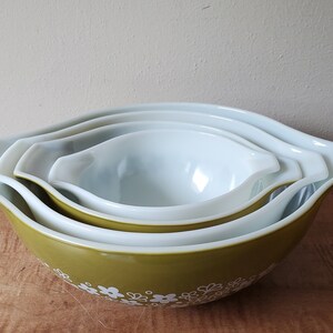 Vintage Pyrex Spring Blossom Mixing Bowls, NIB Pyrex Spring Blossom ...