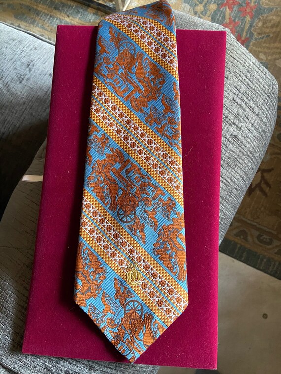 Vintage blue hunting scene - Gem