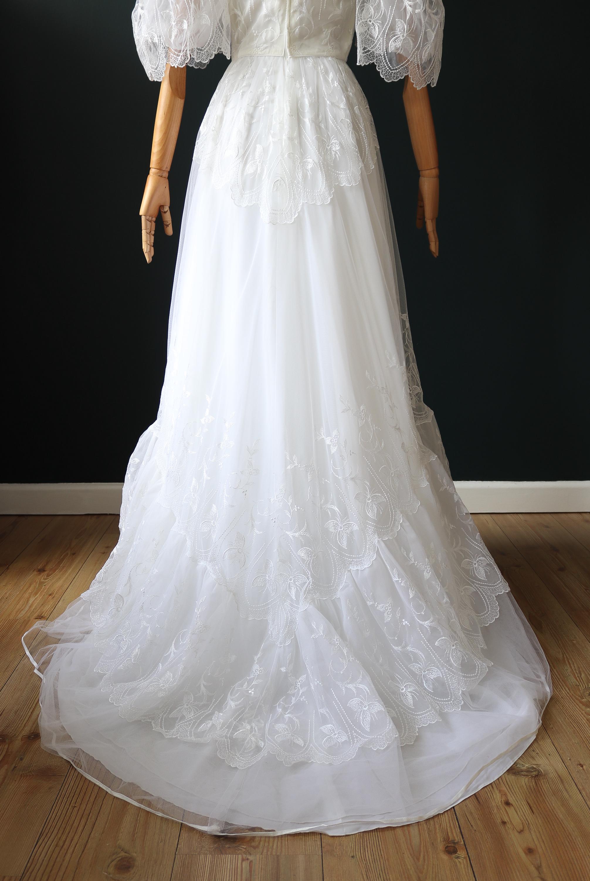 Vintage 1960s Couture Bridal Gown - Label: Jacques Heim - Size XS Small ...