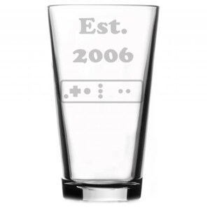 Video Game Controller Pint Glasses Set of 4 Engraved Gamer Retro Video ...