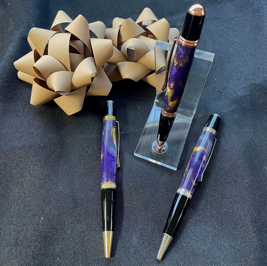 Les étudiants vont adorer ces stylos violets et dorés fabriqués à la ...