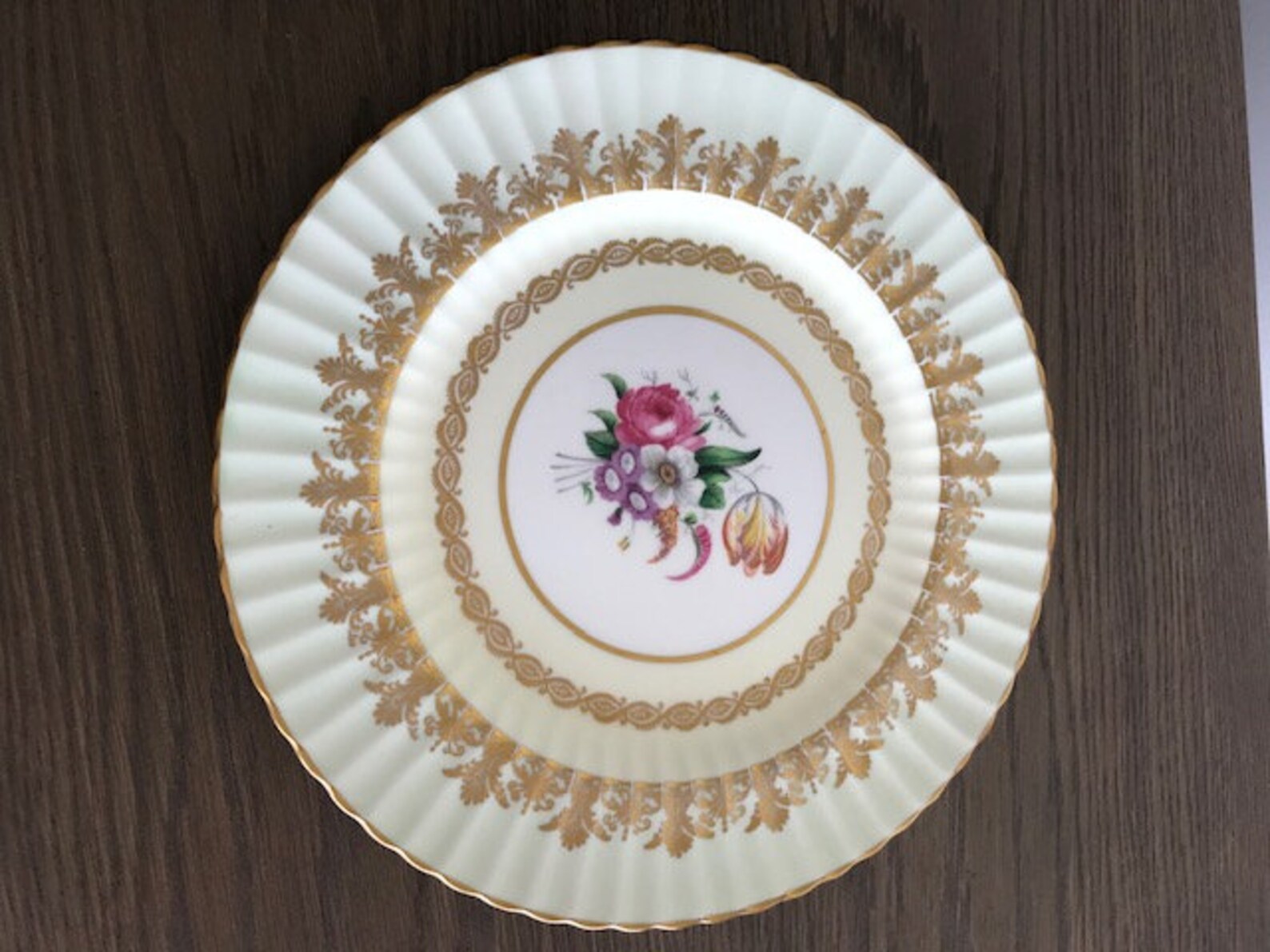 Paragon Plate by Appointment China Pottery to Her Majesty Queen ...