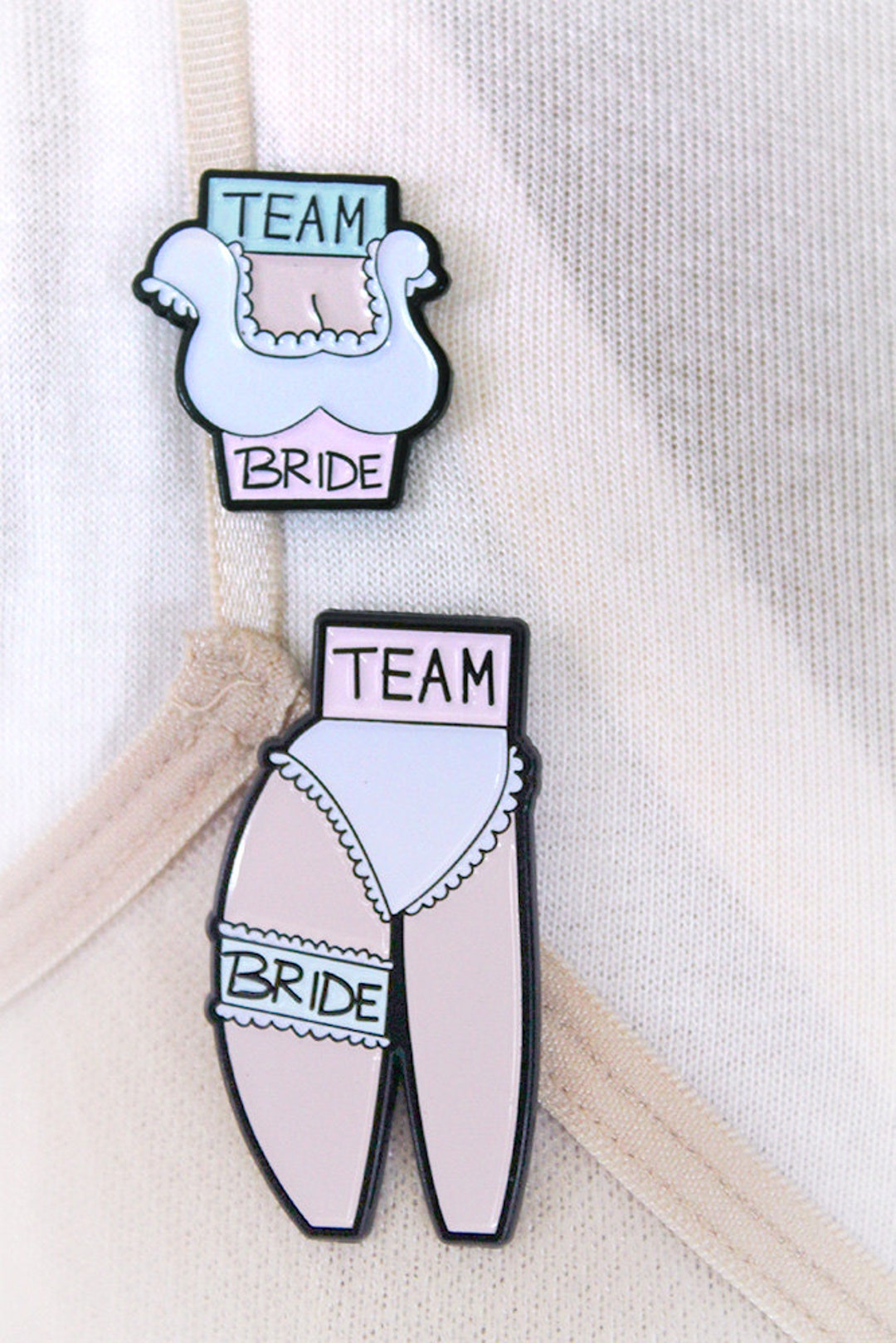 Bridesmaids Enamel Pin "team Bride" X 2 Pins - Bachelorette/ Hen Party ...