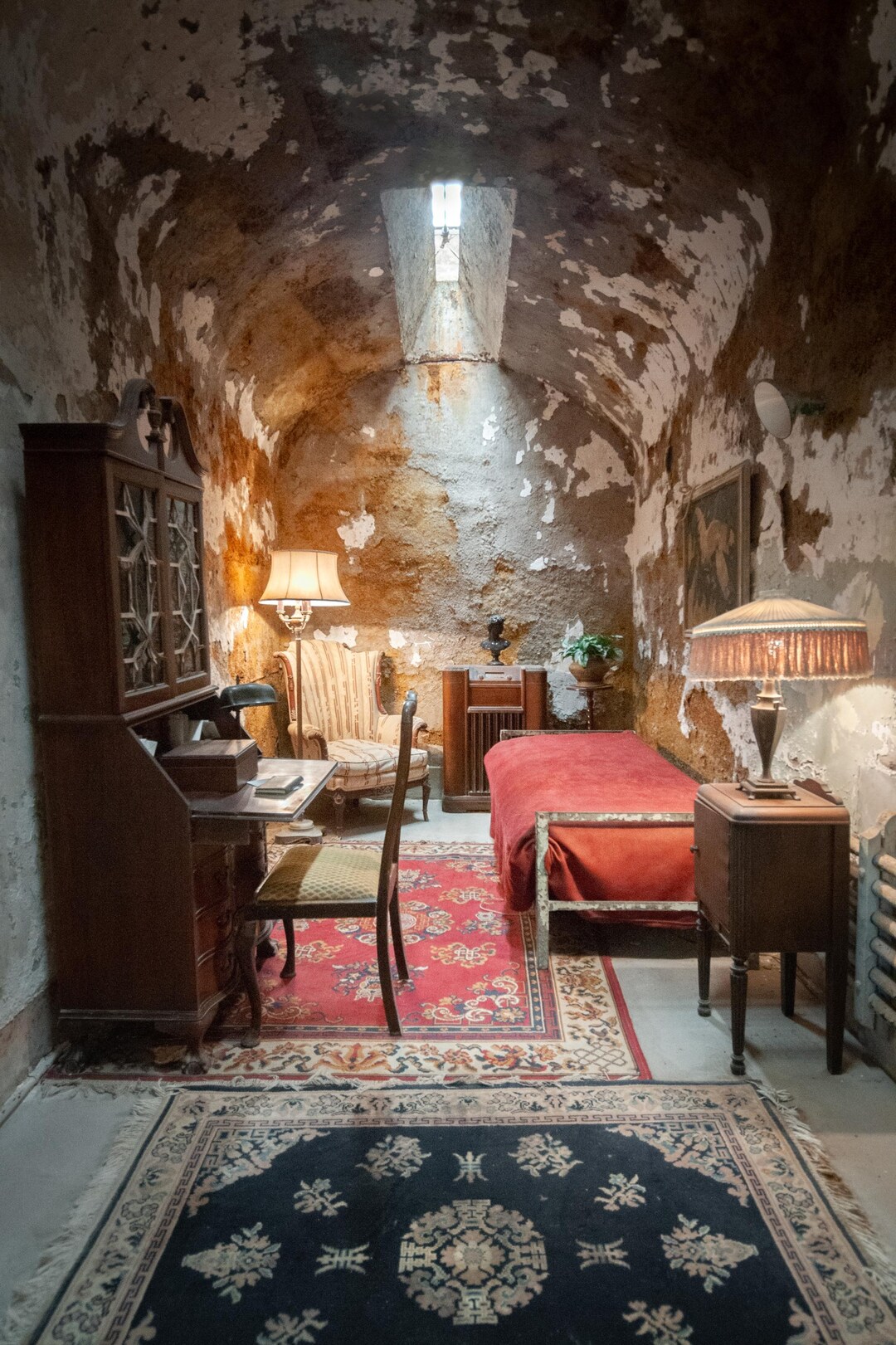 Al Capone’s Cell at Eastern State Penitentiary - Historic Prison ...