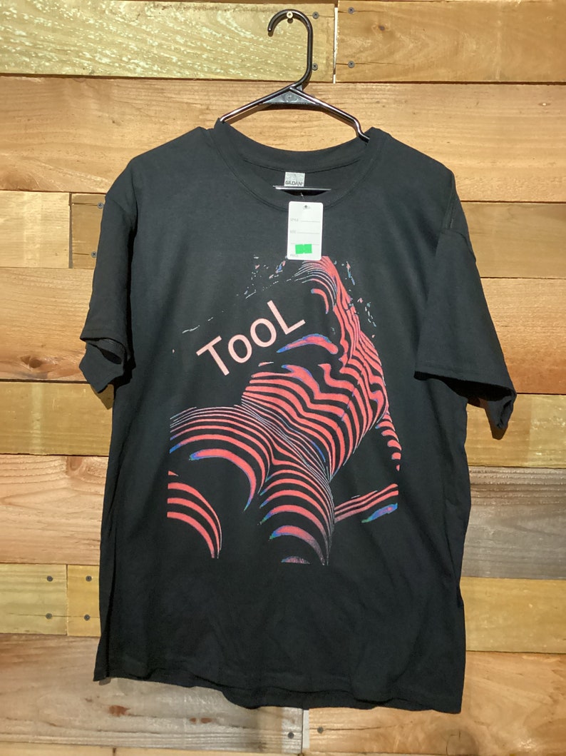Tool T-shirt large - Etsy