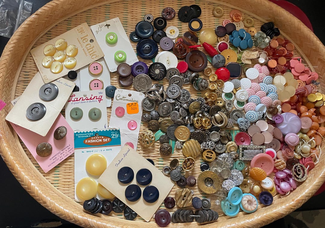 Destash 250+ Vintage Buttons - Etsy