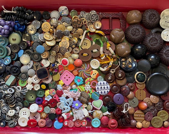 Destash 250+ Mostly Vintage Buttons - Etsy