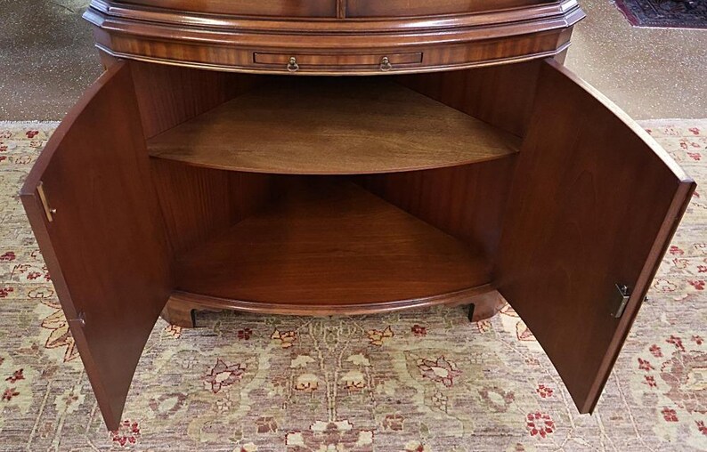 English Bevan Funnell Reprodux Mahogany Chippendale Corner Cabinet - Etsy