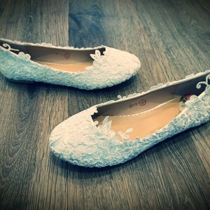 Beautiful Delicate Ivory or White Bridal Wedding Lace Flat Ballerina ...