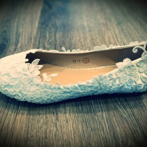Beautiful Delicate Ivory or White Bridal Wedding Lace Flat Ballerina ...